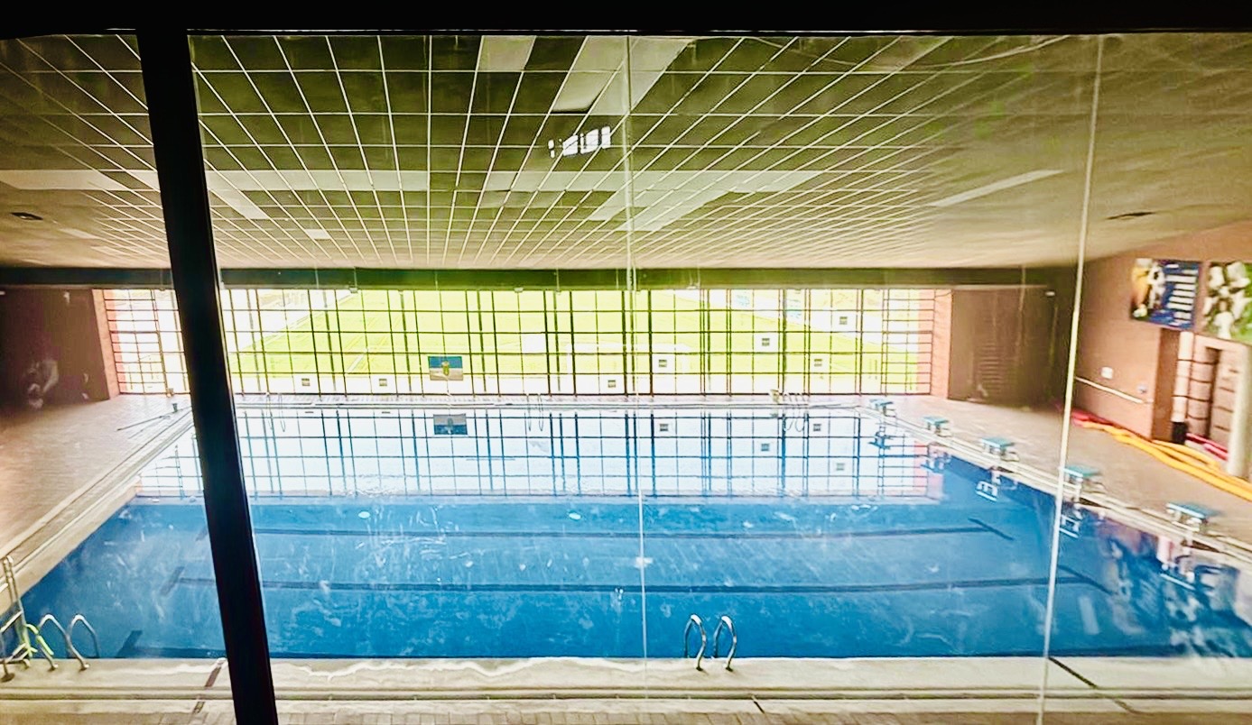 La piscina climatizada de Hellín estrena temporada 2025/26 con instalaciones renovadas | El Faro ...